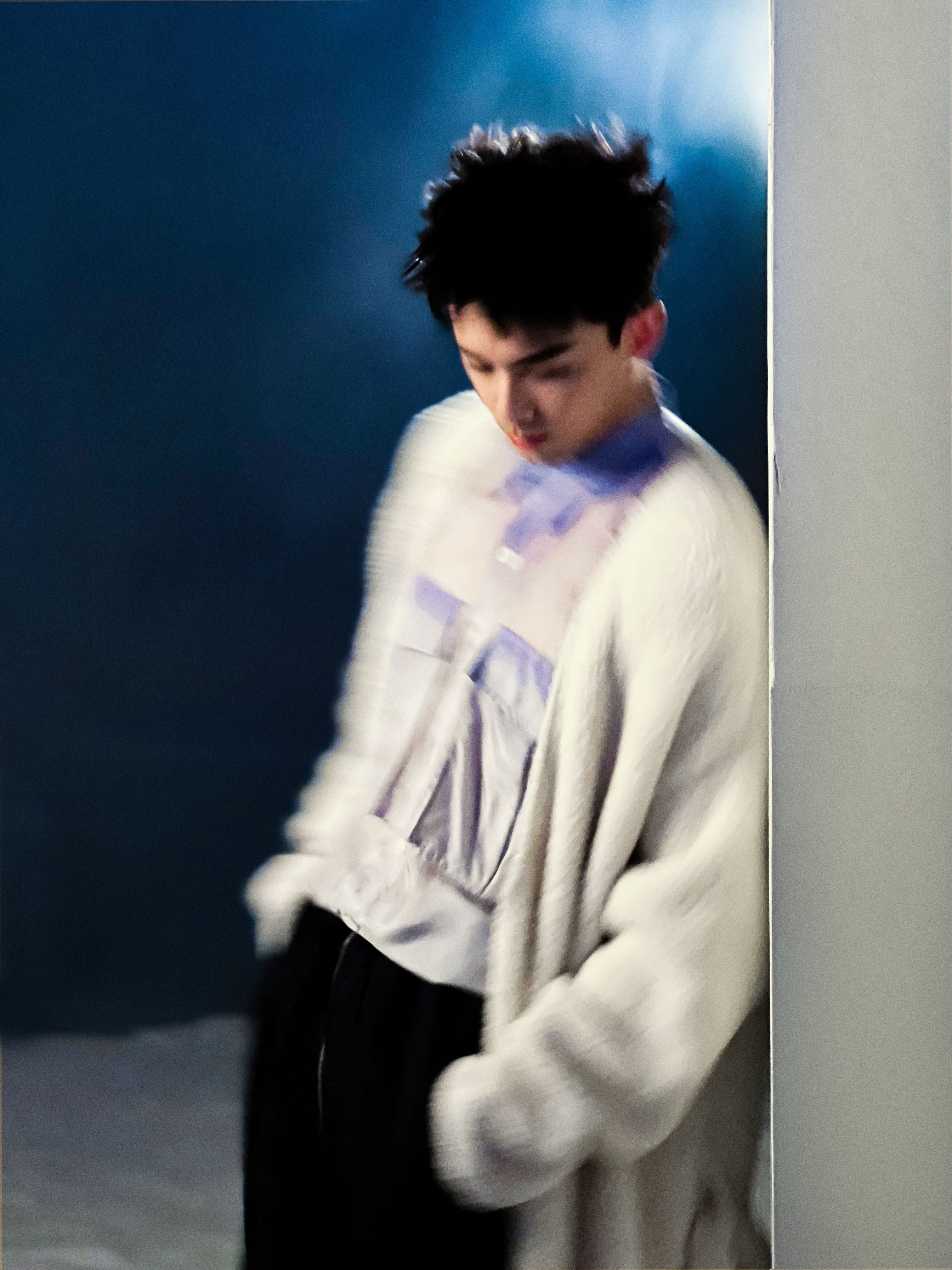 240122 [Photo] Wu Lei Studio Update of ELLE Magazine Photoshoot Behind ...