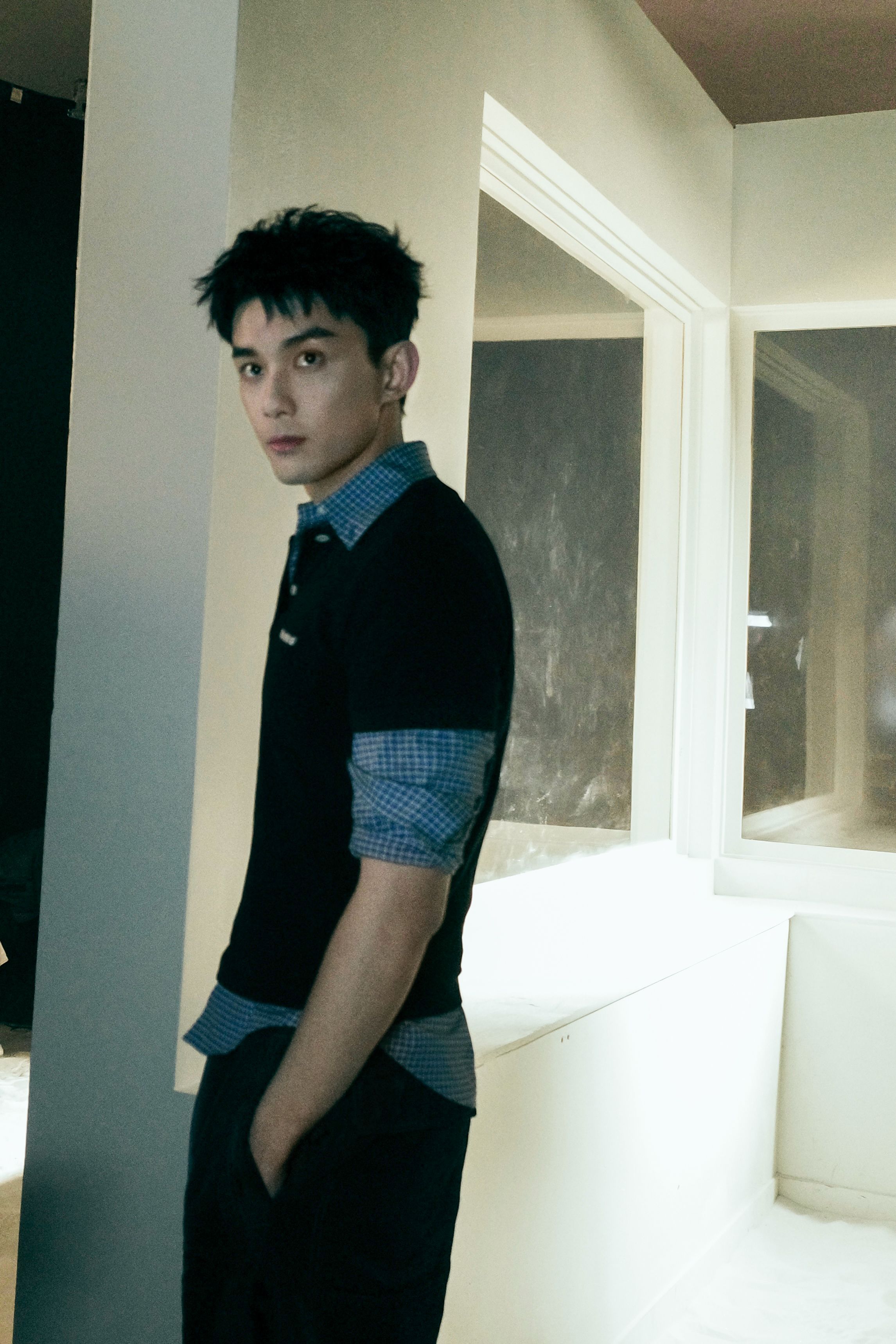 240122 [Photo] Wu Lei Studio Update of ELLE Magazine Photoshoot Behind ...