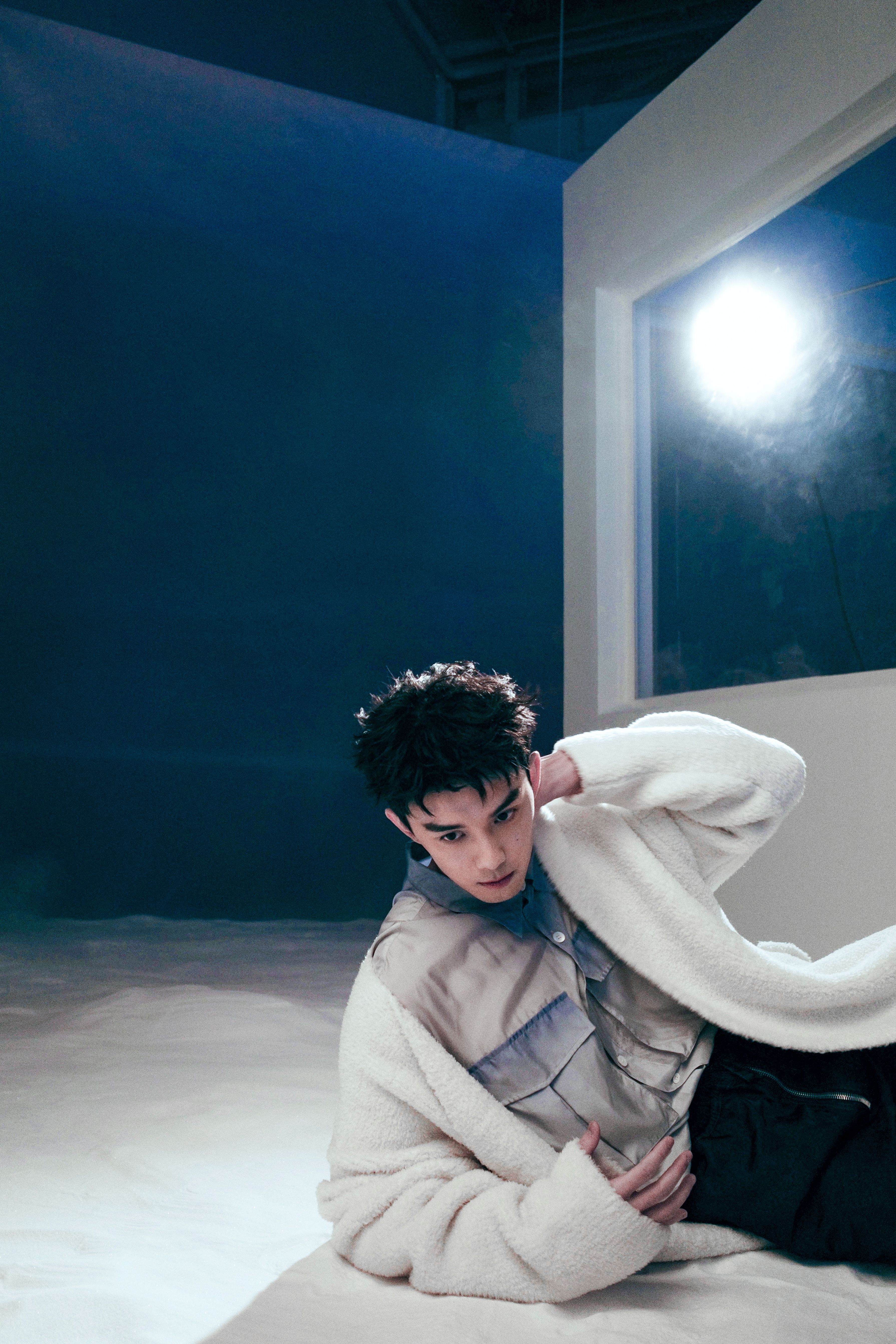 240122 [Photo] Wu Lei Studio Update of ELLE Magazine Photoshoot Behind ...