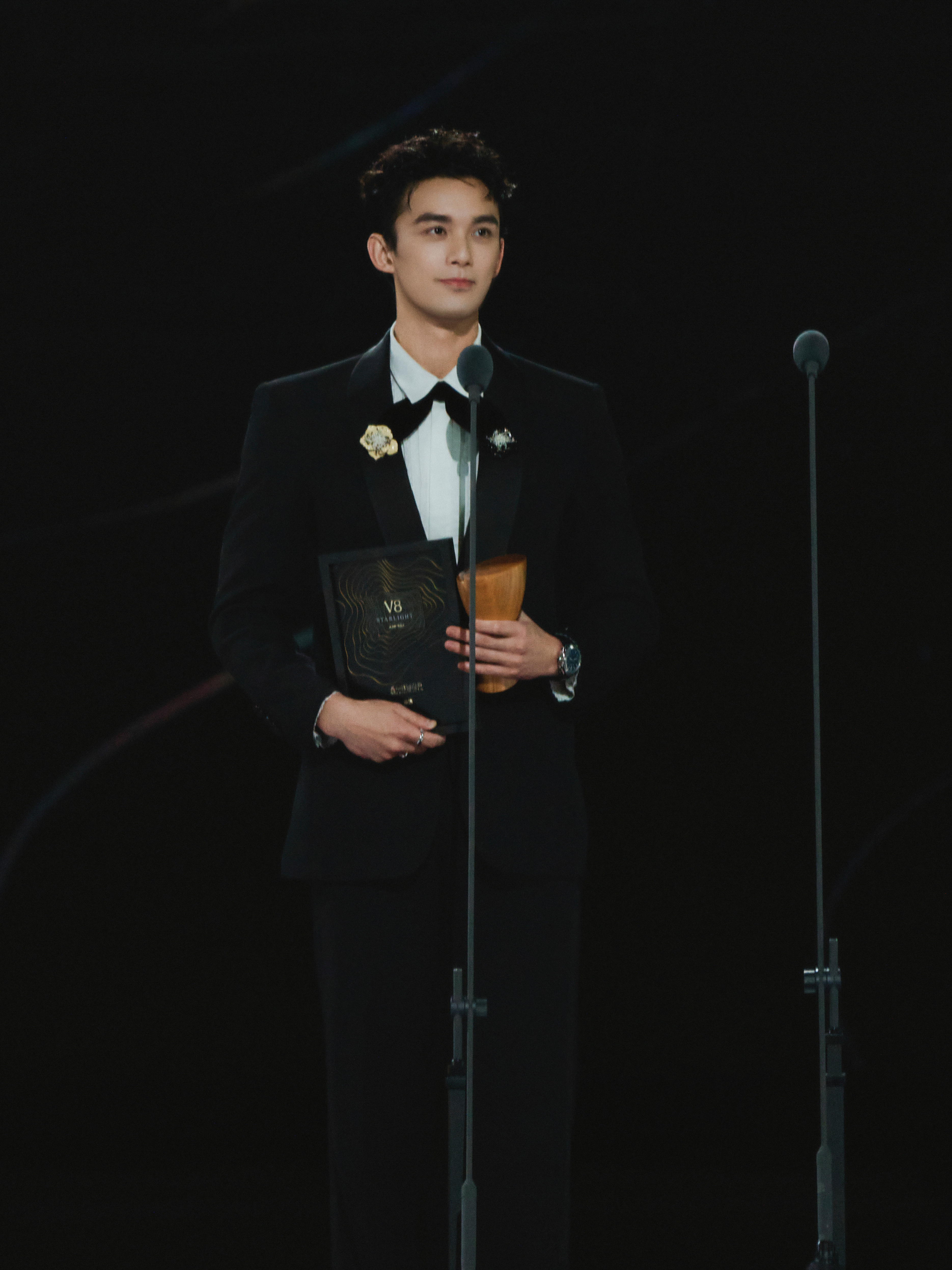 250104 [Photo] Wu Lei Studio Update of Wu Lei at Tencent Video All Star ...